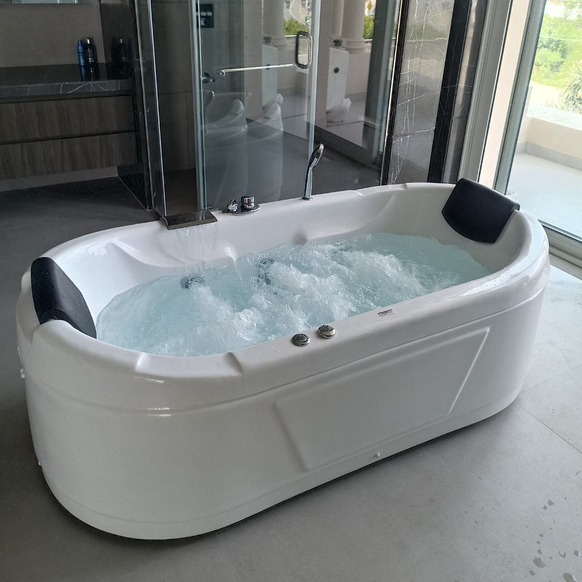 Jacuzzi Bathtubs - Buy Whirlpool Bathtubs Online